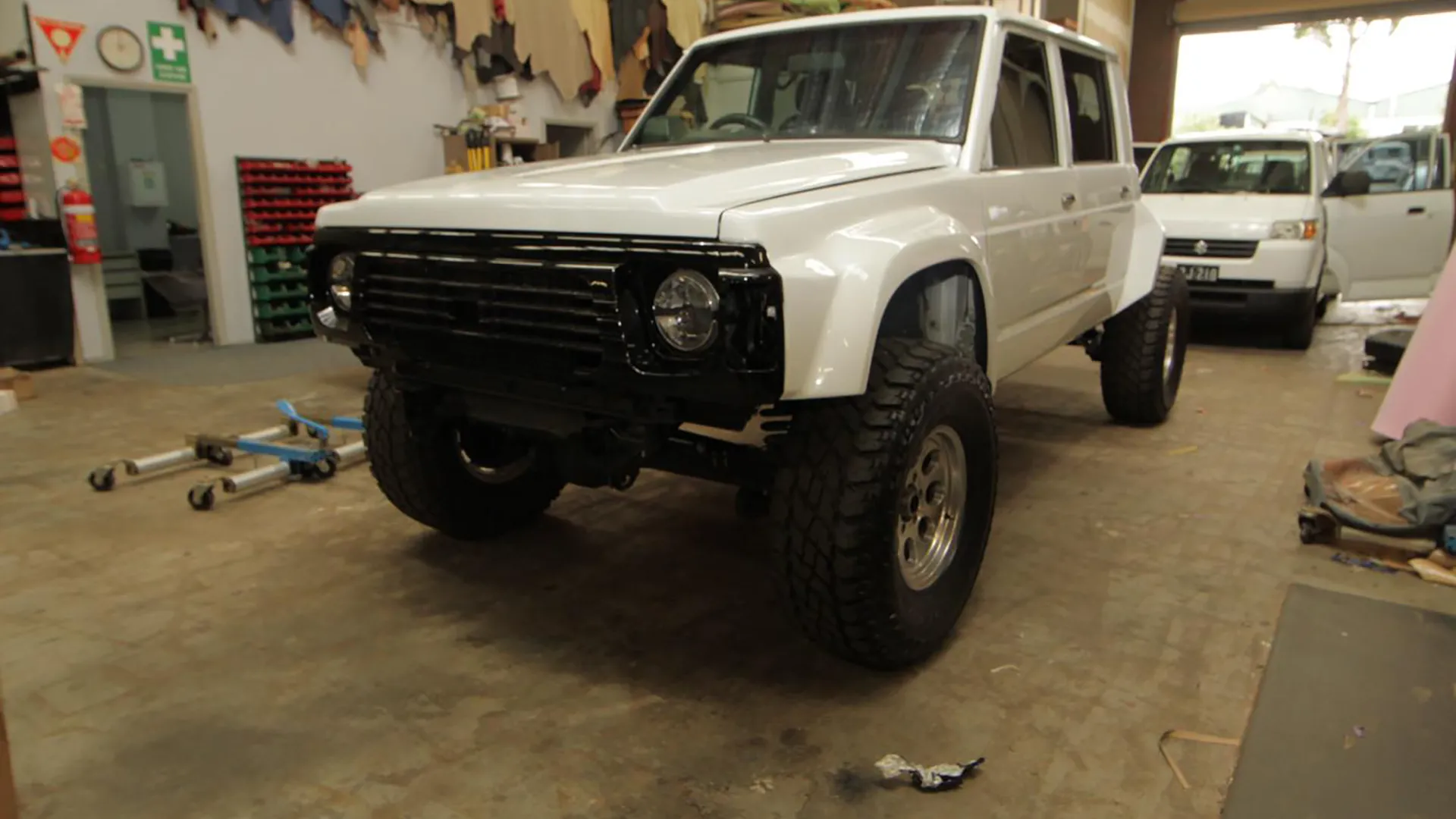 Nissan Patrol GQ - Hy-Tone Motor Trimming